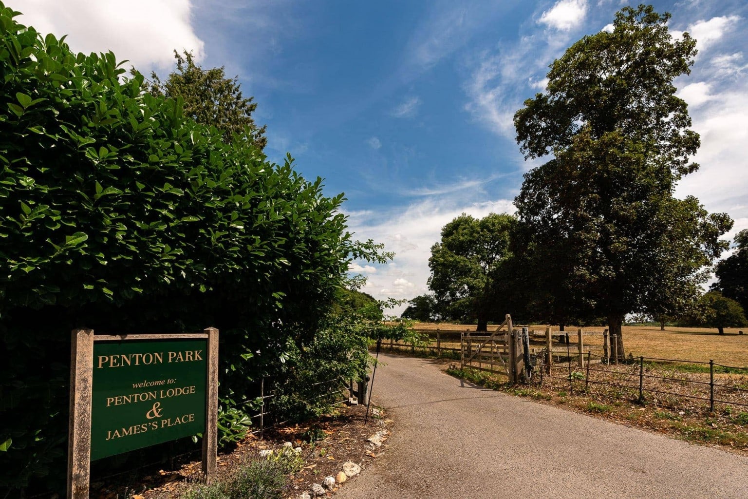 Penton Park Outdoor Wedding | The Tansleys